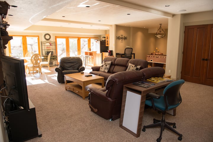 Spacious Utah Luxury Apt W/ Spa, Theatre & Zebra - Sandy, UT