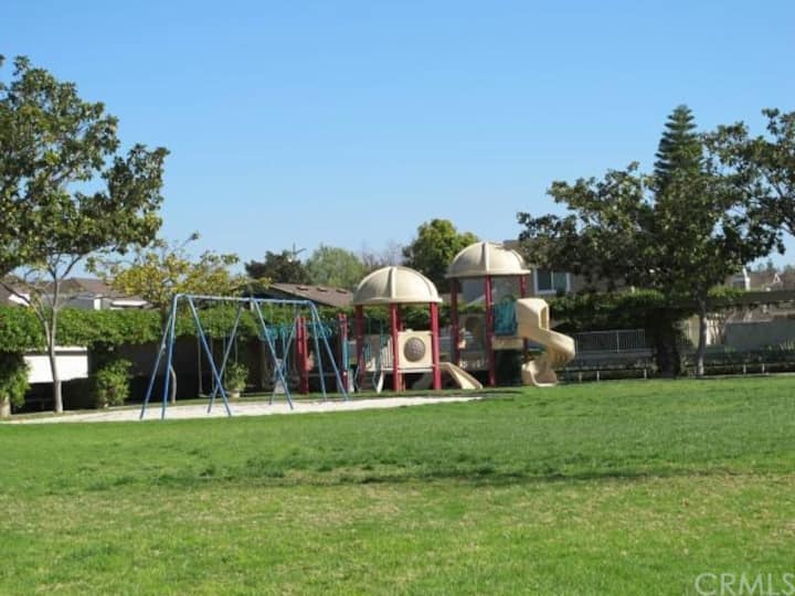 整租 尔湾Culver大华附近3房townhouse别墅irvine。 - Irvine, CA