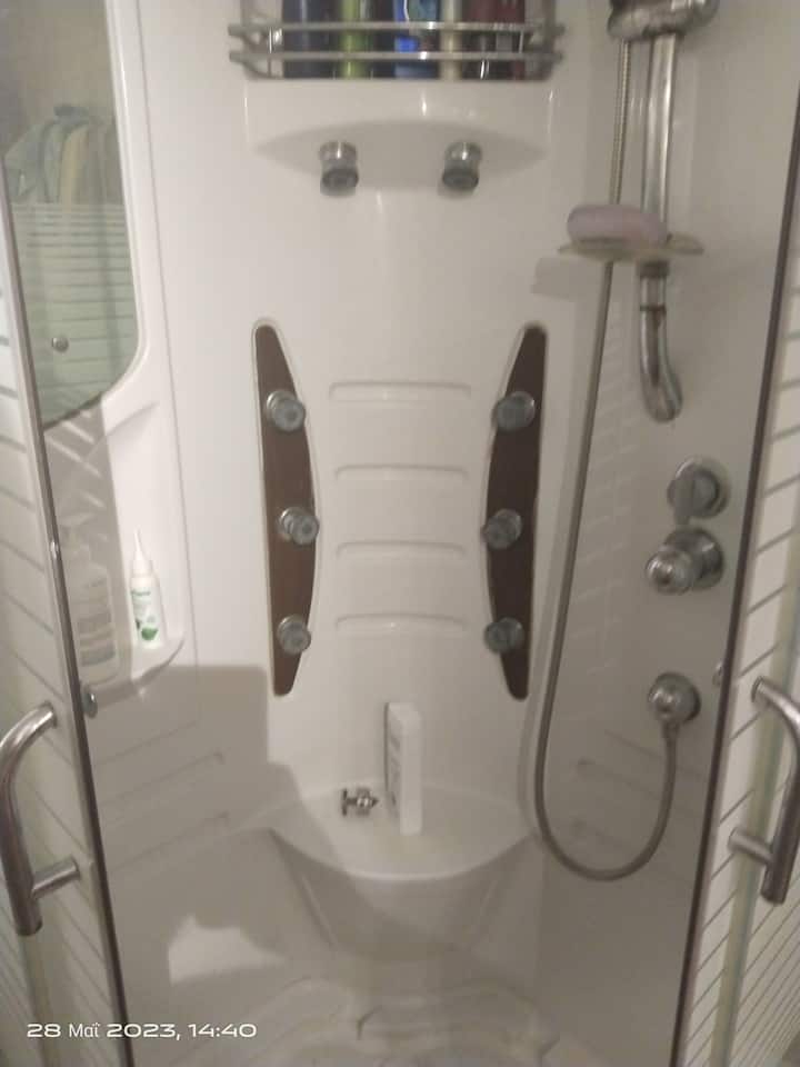 Value For Money And Central Spot - Athen