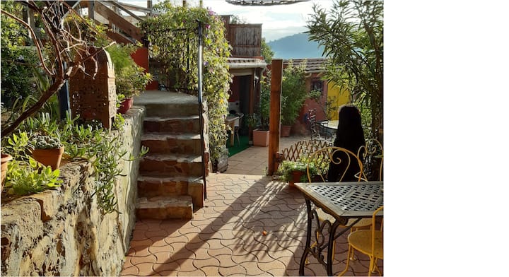 Petite Maison Bois .La Paillote- La Crau - Var - La Crau