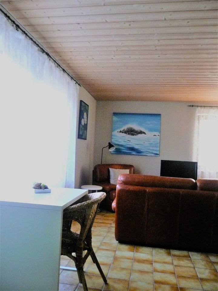 Idyllic Warthausen Apartment - Biberach an der Riß