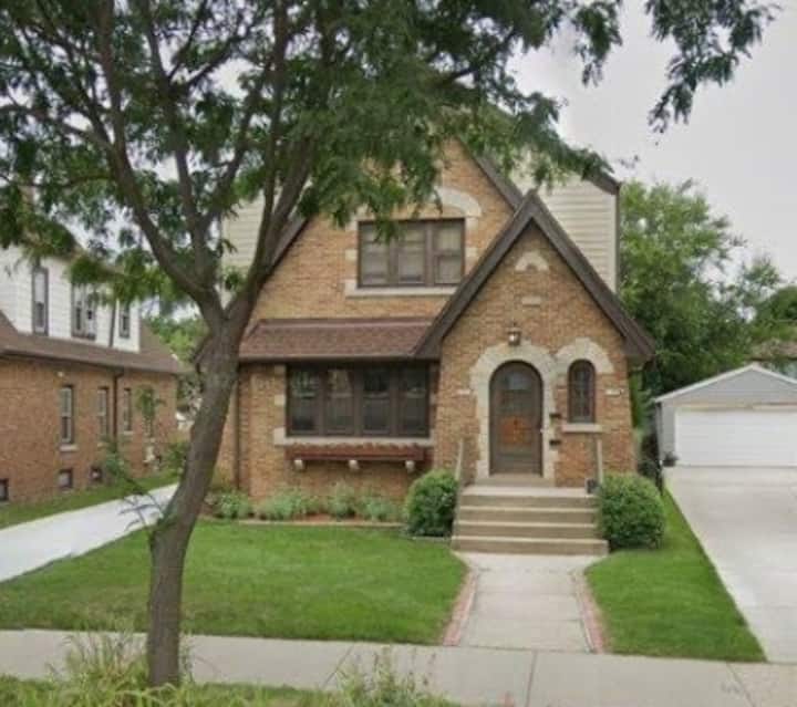 Private Den Area With Interior Room - Wauwatosa, WI