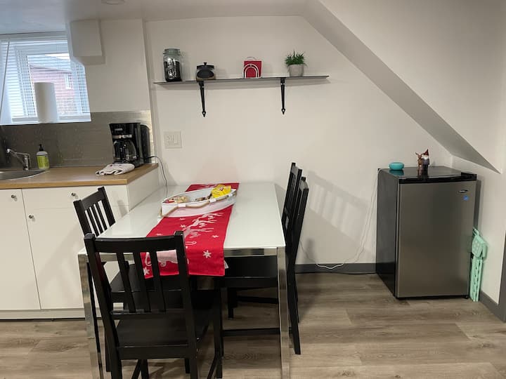 Bright And Cozy Space - Toronto