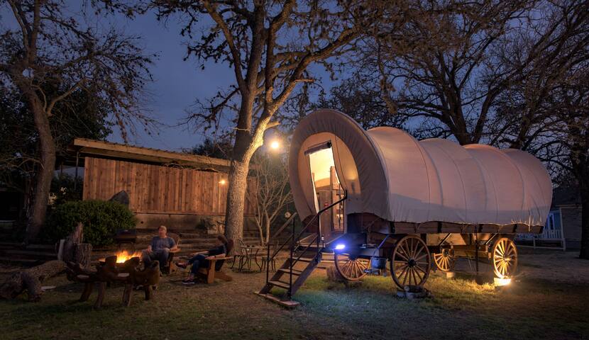 Top 9 Glamping Spots In Fredericksburg, Texas | Trip101