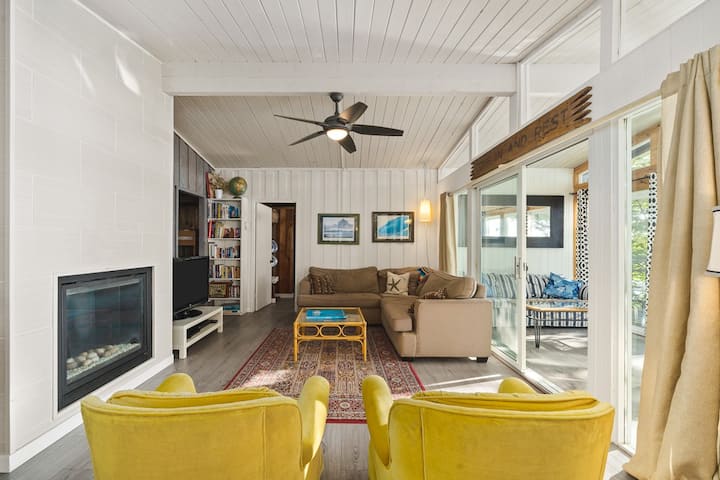 West Lake Surf Cottage - Prince Edward