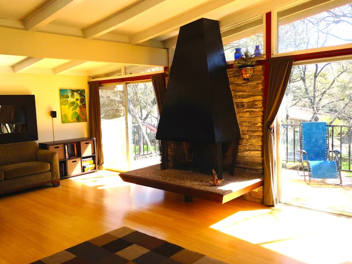 Austin Mid-century Modern Designer Home - West Lake Hills, TX