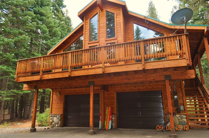4 Bedroom, 3 Bathroom With Large Rec Room - トラッキー, CA