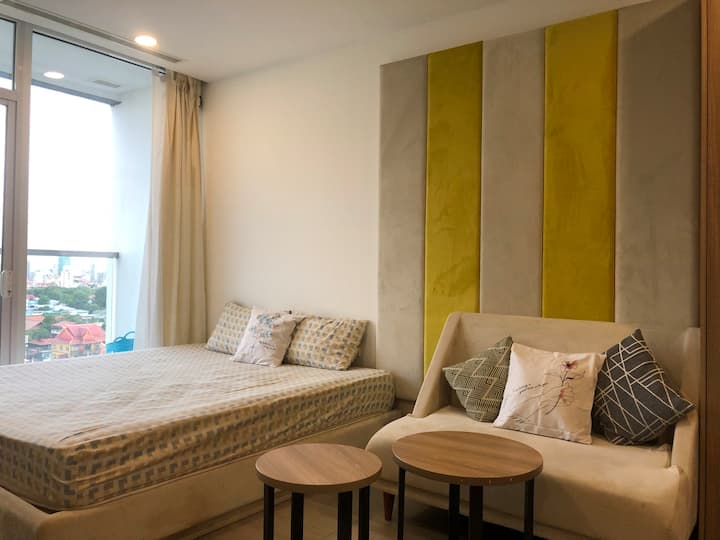 Lovely 1-bed Room Condo With Patio - Phnom Penh