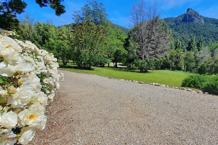 Cómoda Y Amplia Casa Con Gran Jardín En Arelauquen - San Carlos de Bariloche