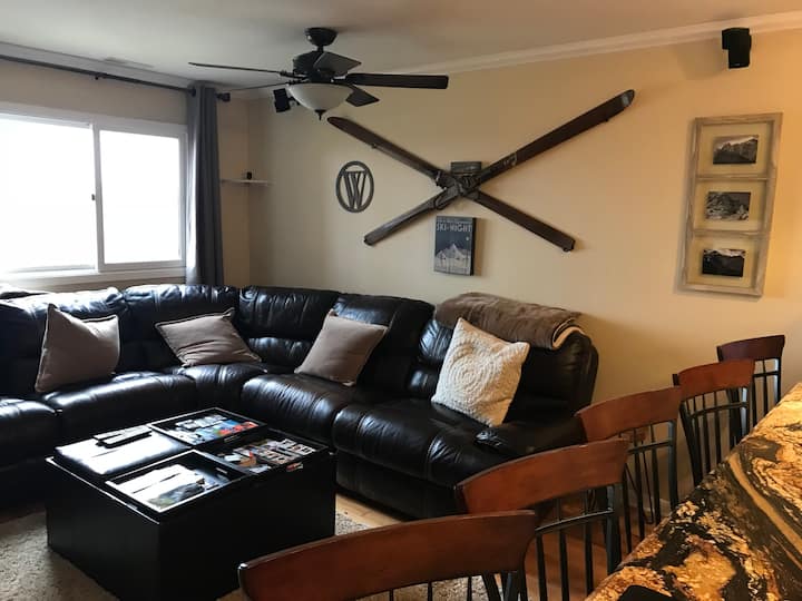 Vernon Luxury Ski Condo - Lake Grinnell, NJ