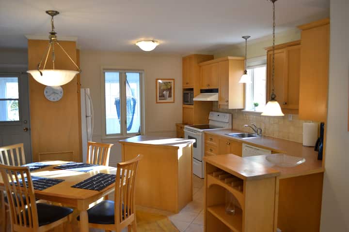 Bien Situé à Qc: Beau Logement Entier Et Lumineux - Levis