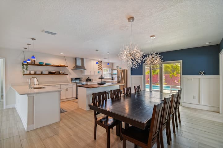 Luxury Home Heated Pool <1 Mile To Sunset Beach - Tarpon Springs, FL