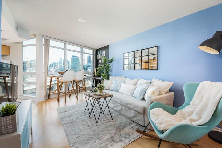 Excellent New Bachelor - Fort York - Toronto, ON