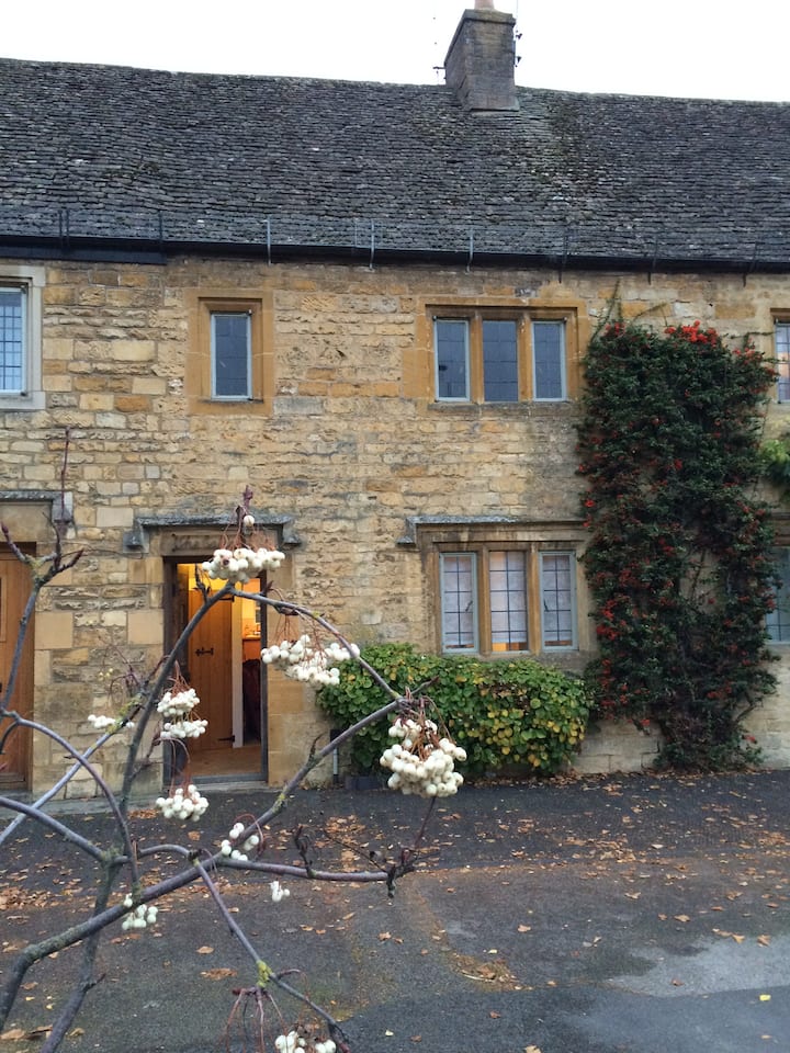 Lovely Cotswolds Cottage, High Street Moreton - Cotswolds