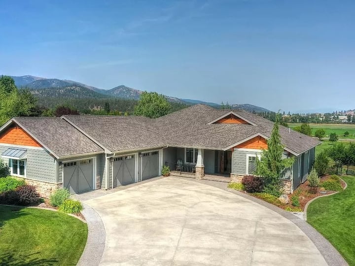 Beautiful 3 Bedroom 2 1/2 Bath Country Home - Missoula, MT