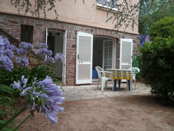 Studio En Rez De Jardin De Villa - Saint-Raphaël
