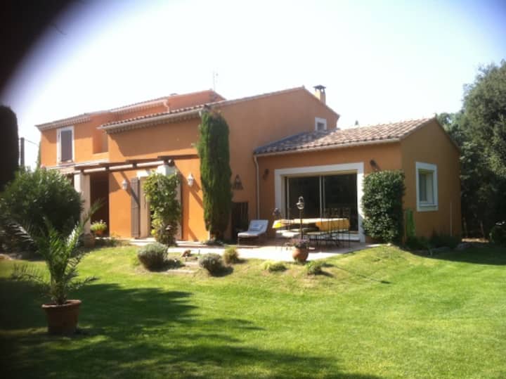 Avignon, Villa En Campagne - Châteauneuf-du-Pape