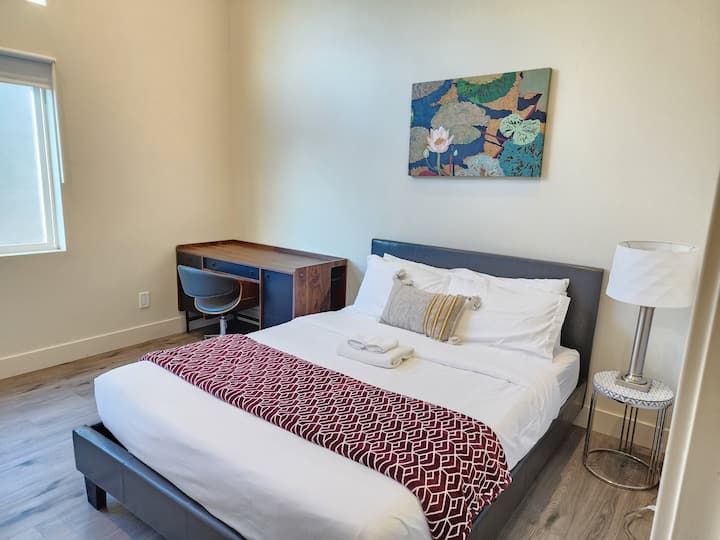 #5 -Suites@roosevelt Park-private Suite With Bath - San Francisco Bay Area, CA