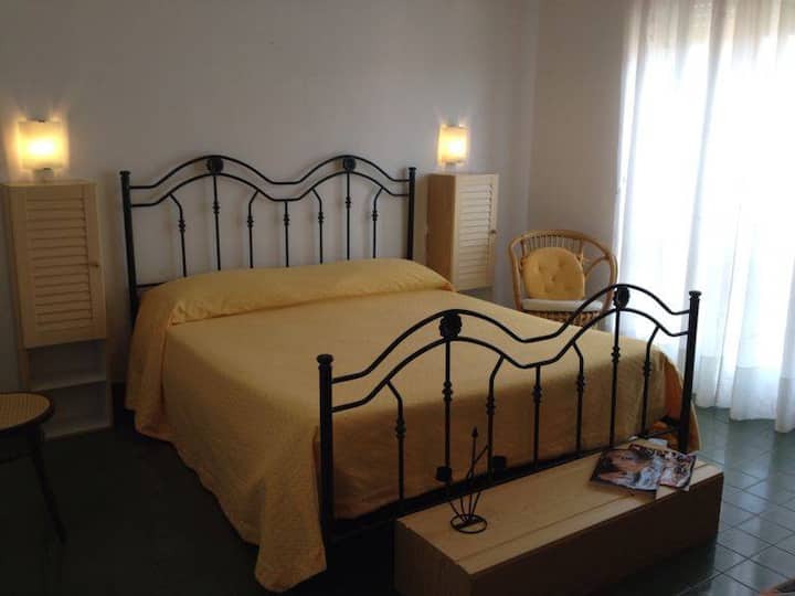 Il Mulino, Stanza N.4 - Locri