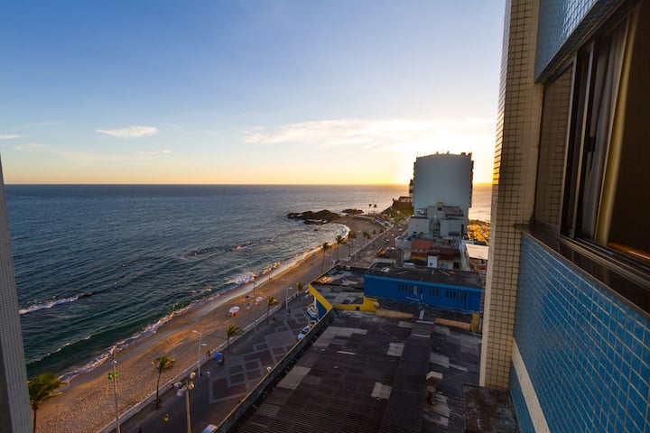 Apartamento Com Vista Para O Farol Da Barra 2/4 - Bahía