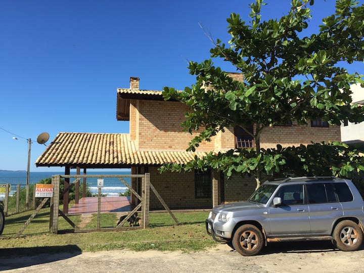 Casa A Beira-mar Em Garopaba - Garopaba