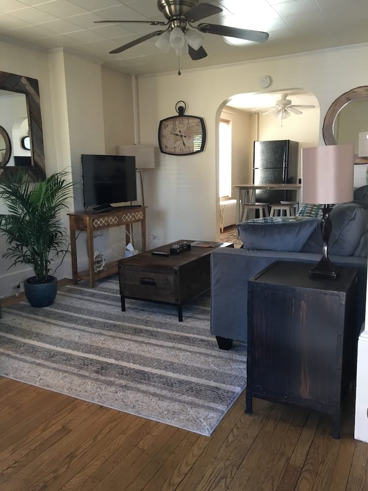 Quaint,fully Furnished, Clean, 2 Bedroom-house - Harrisburg, PA