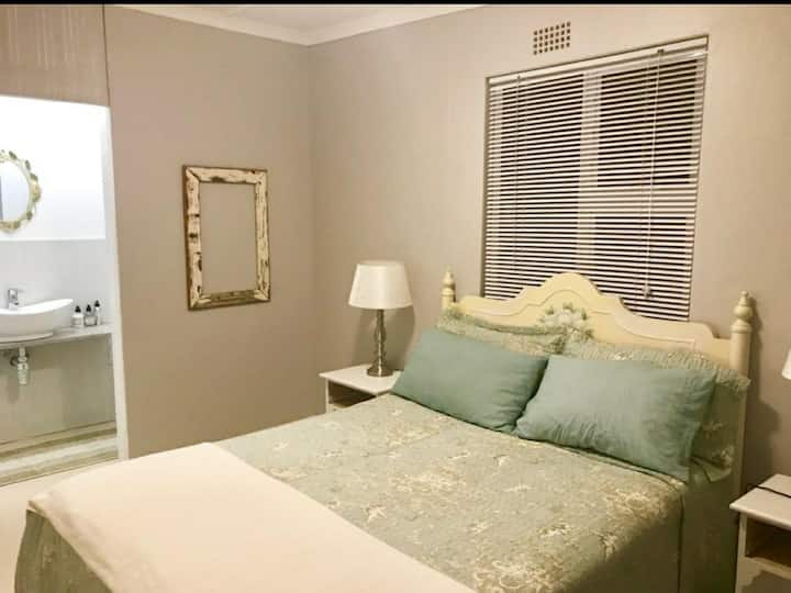 Shabby Chic Bubble - Hermanus