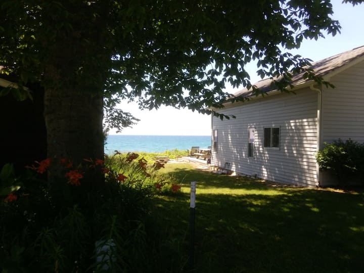 Beachfront Cottage on Lake Michigan - Cottages for Rent in Arcadia ...