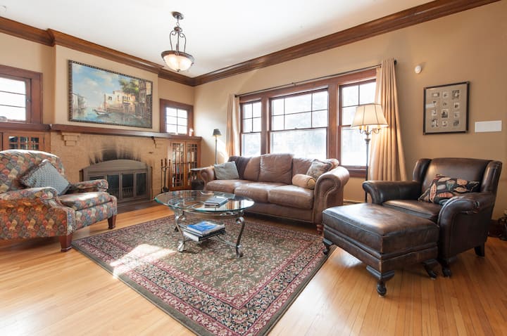 Linden Hills 4-br/3-bath Home - Minneapolis, MN