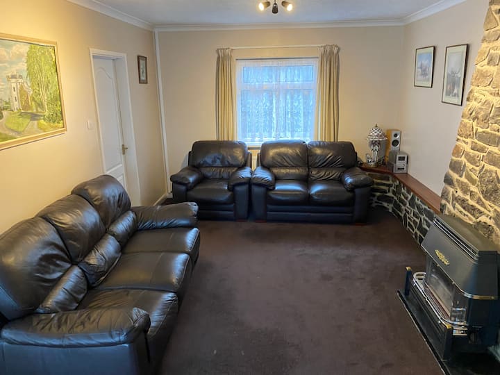 Entire Bungalow In The Historic Town Of Pembroke, - Pembrokeshire