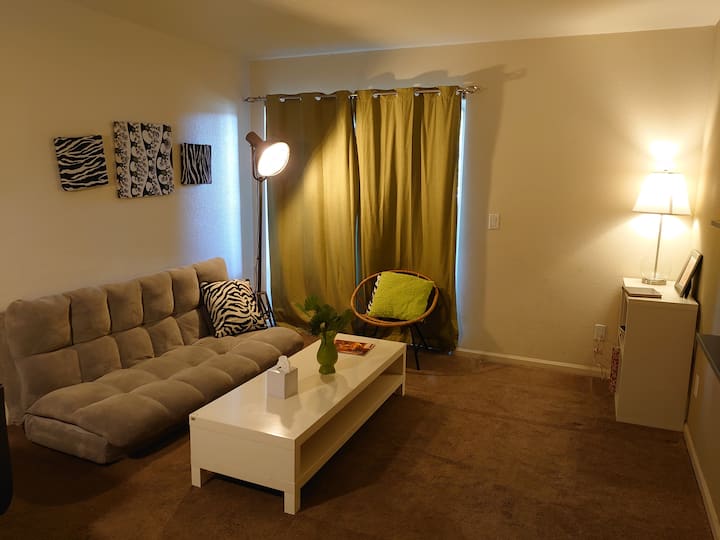 Southern Breeze 1-bedroom Apartment - Tempe, AZ