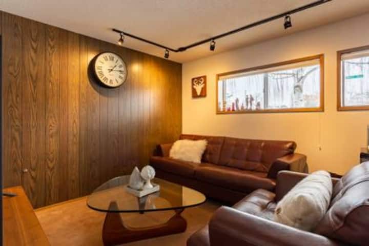 Private King Bed By Downtown (#4) - Calgary