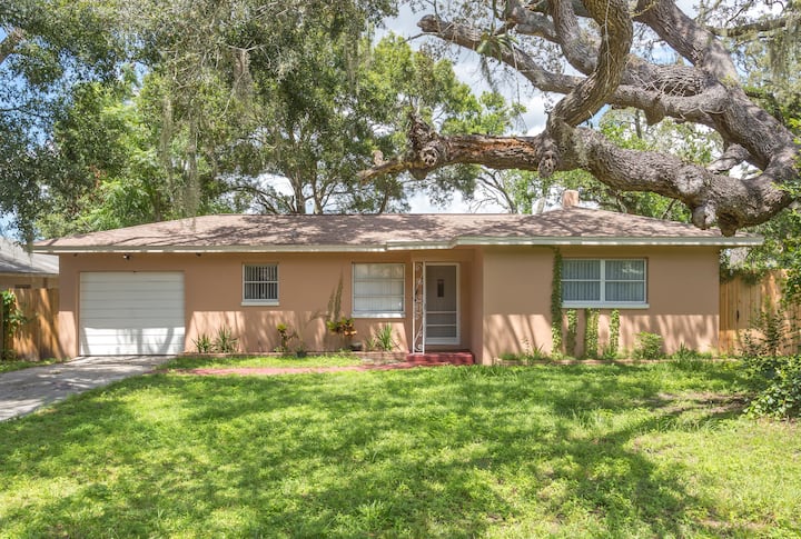 Clearwater Home Close To Beach - Clearwater, FL