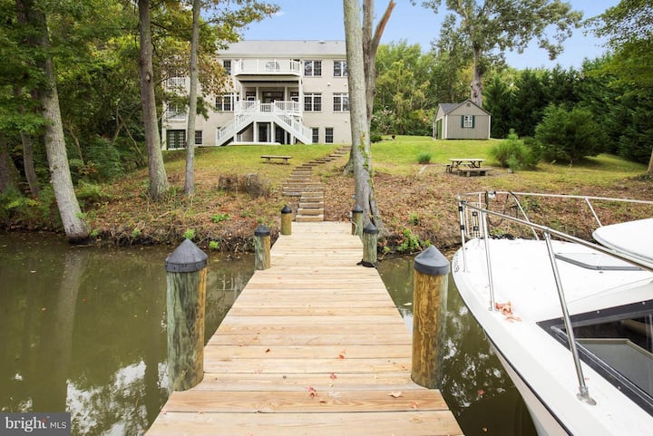 Magnificent Water Front Property - Lusby, MD