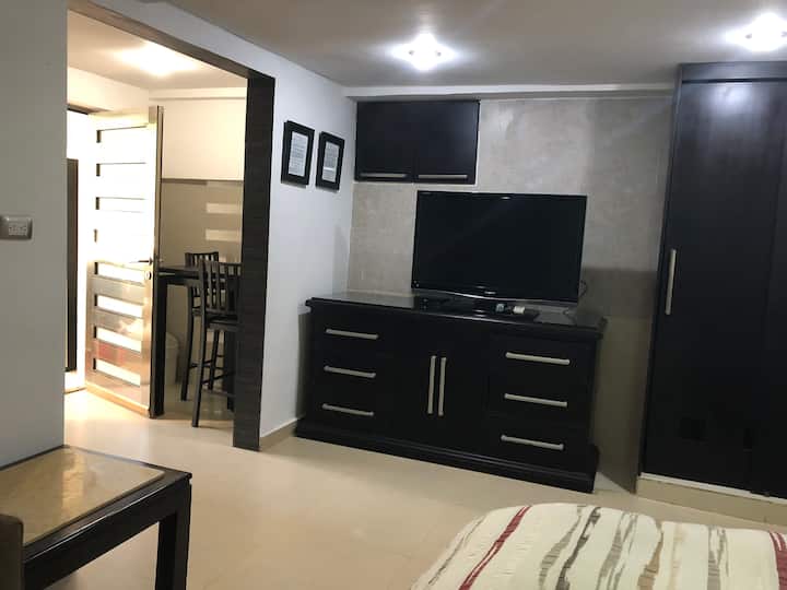 Downtown Suite. Few Steps From Hotel Zone, Mall - Cancún