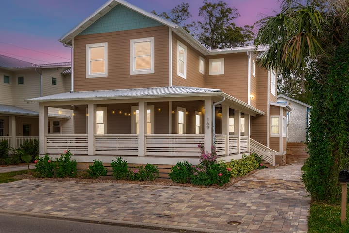 Luxury Downtown • Gourmet Kitchen • Walk & Trolley - St. Augustine, FL