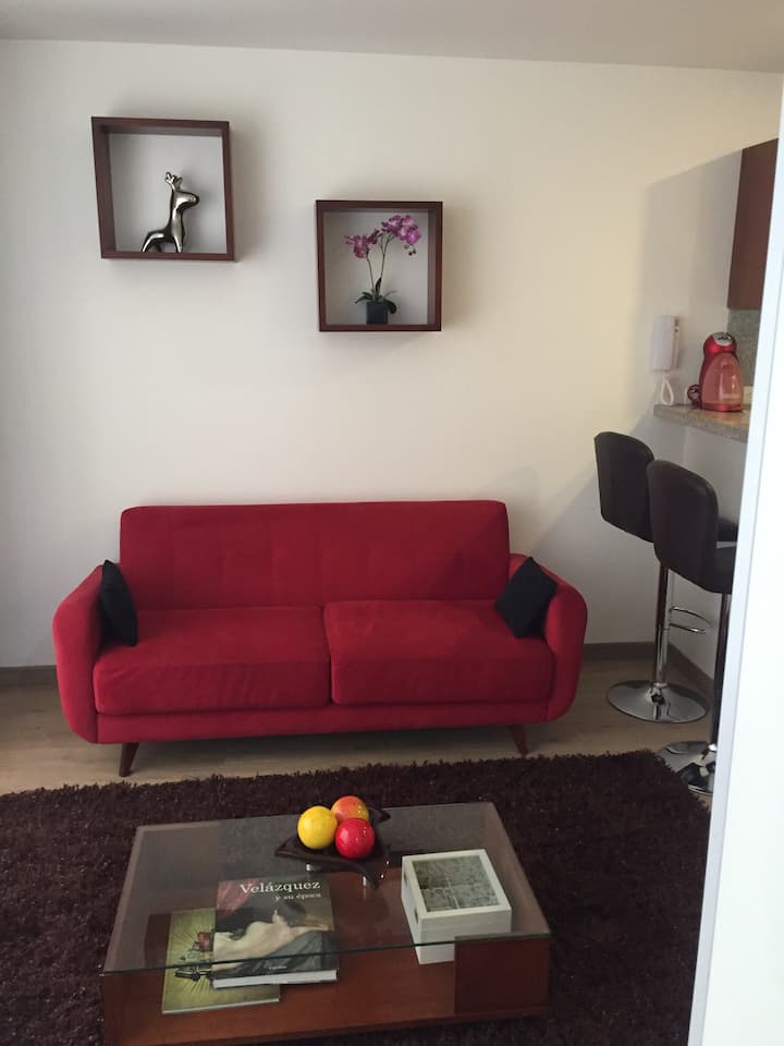 Apartaestudio En Cedritos Con Parqueadero Cubierto - Bogotá