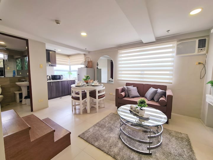 3 Bedroom Cozy Condo Unit In New Manila Qc - Quezon City