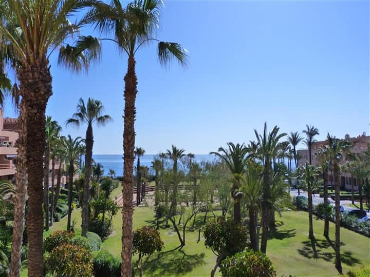 Apartment In Sotogrande Playa, Casual Luxury - Sotogrande