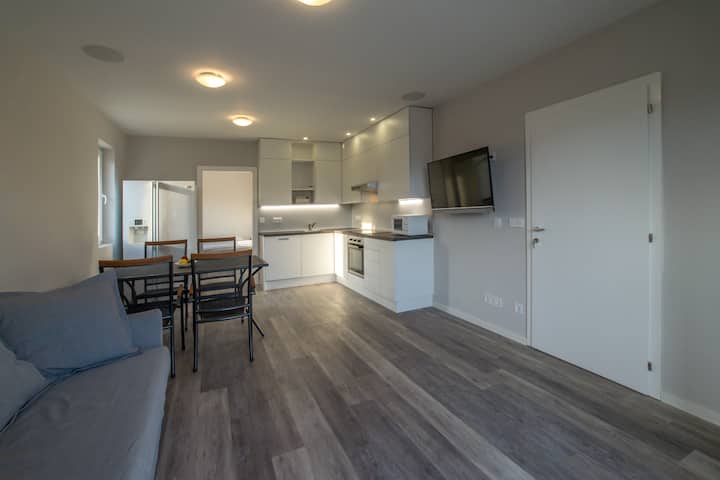 Lavander, Spacious Apt. With Terrace, 4pl - Pirovac