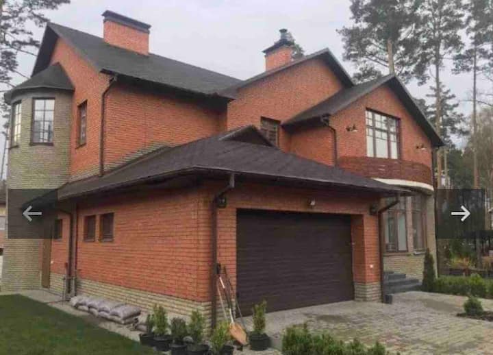 Прекрасная Вилла с бассейном и баней - Буча