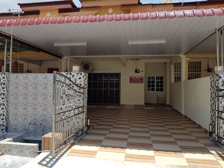Leisure Homestay Indah - Seri Iskandar