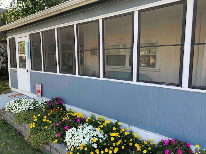 Wraparound Porch Near Stadium & Arena - Wichita, KS