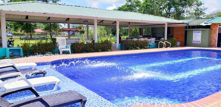 Fc.finca Privada Piscina,wifi, Canchas,kiosco. - Villavicencio