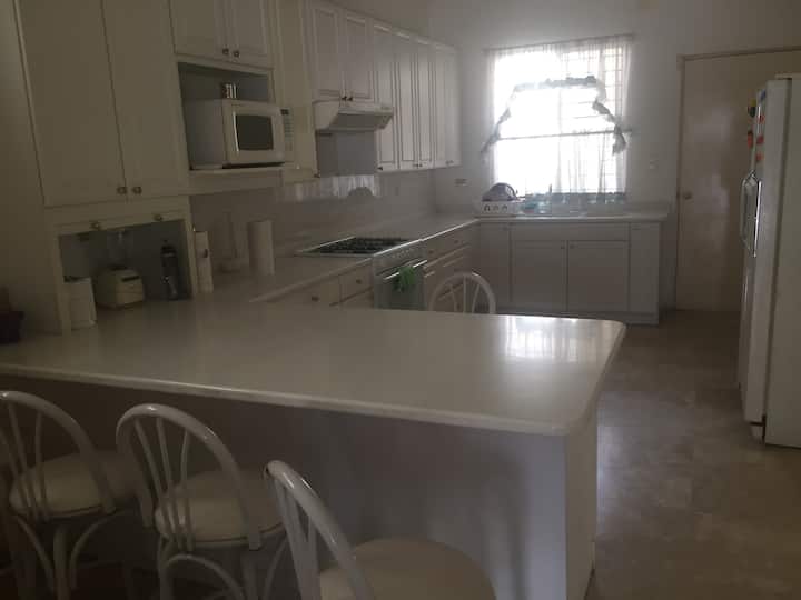 1-habitación Con Baño Privado En Casa Amplia - Monterrey