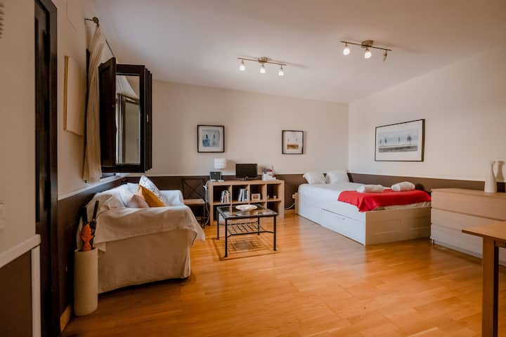 Acogedor Estudio En Encantador Corral De Vecinos - Sevilla, España