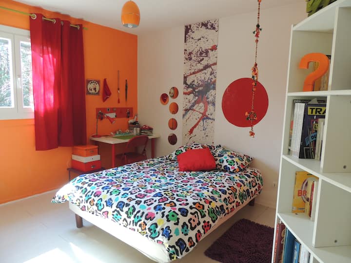 Une Chambre "Pop" ! - Les Baux-de-Provence