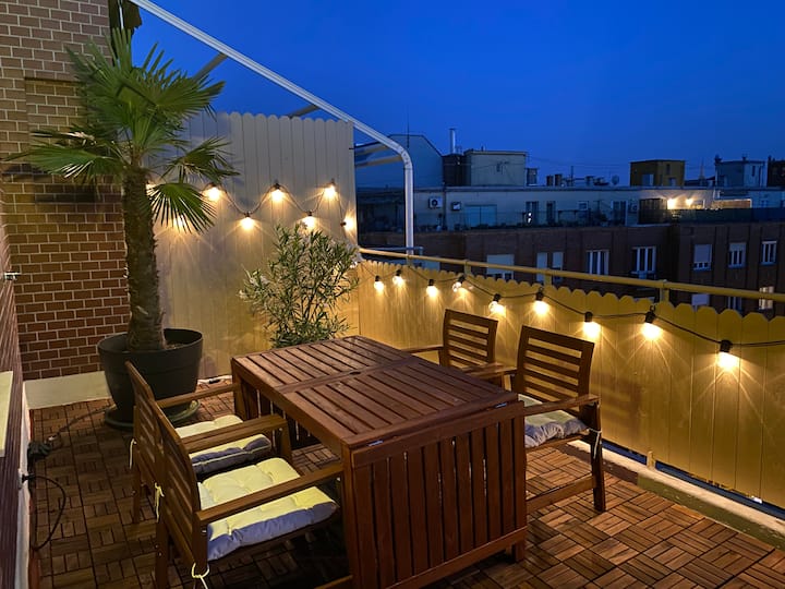 Beautiful, Perfect Location, Roof Terrace, 2 Bdrm - Budapest