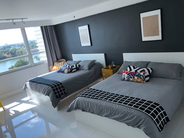 620 Studio At The Beach Bayview & Parking Included - Miami Beach, FL