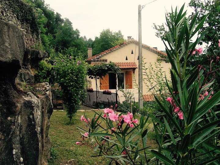 Logement 6 Personnes Avec Vue Sur La Rivière #Miel - Les Vans